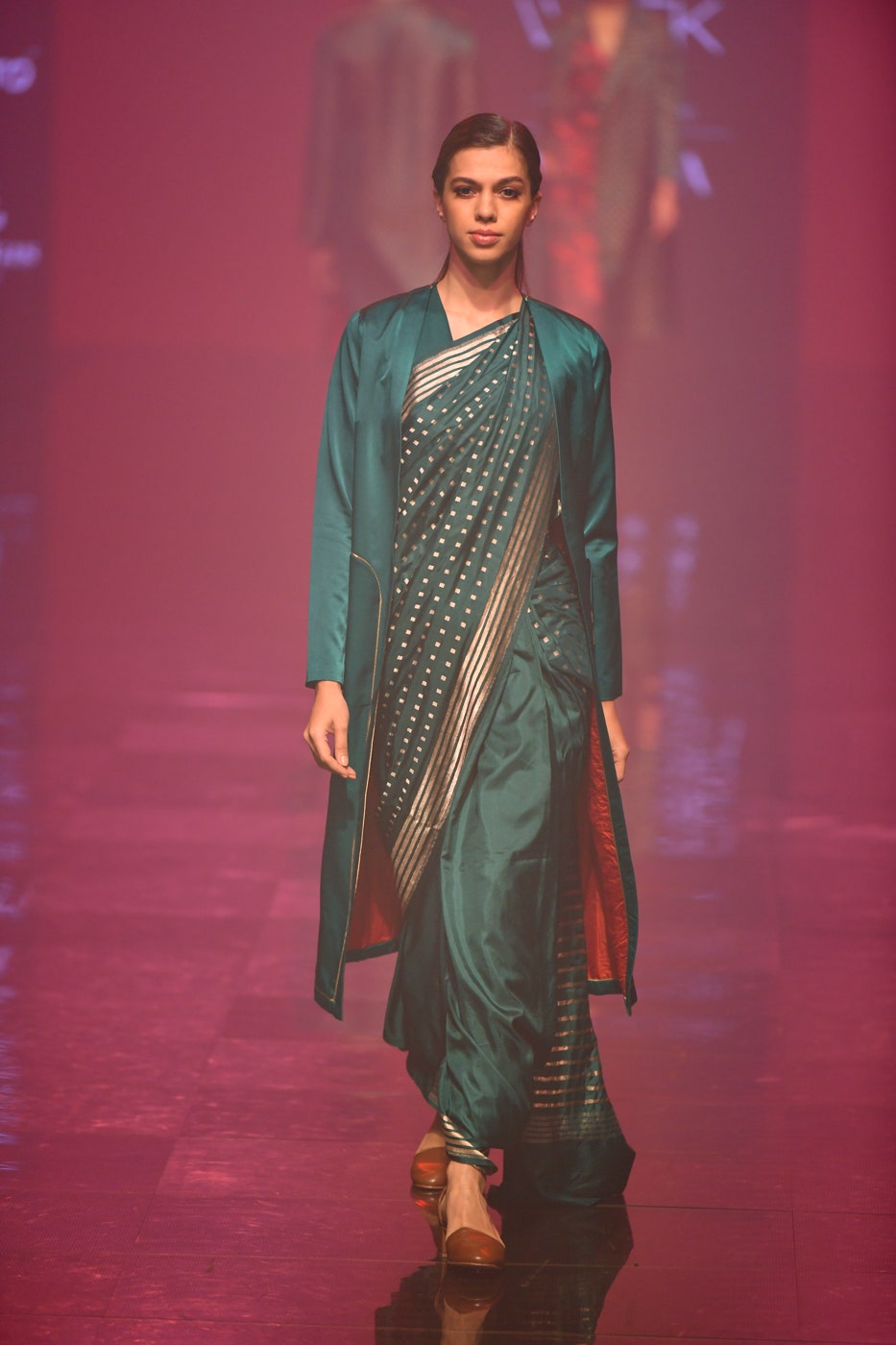 Your Bridal Sari Guide for Intimate Weddings - AASHNI + CO