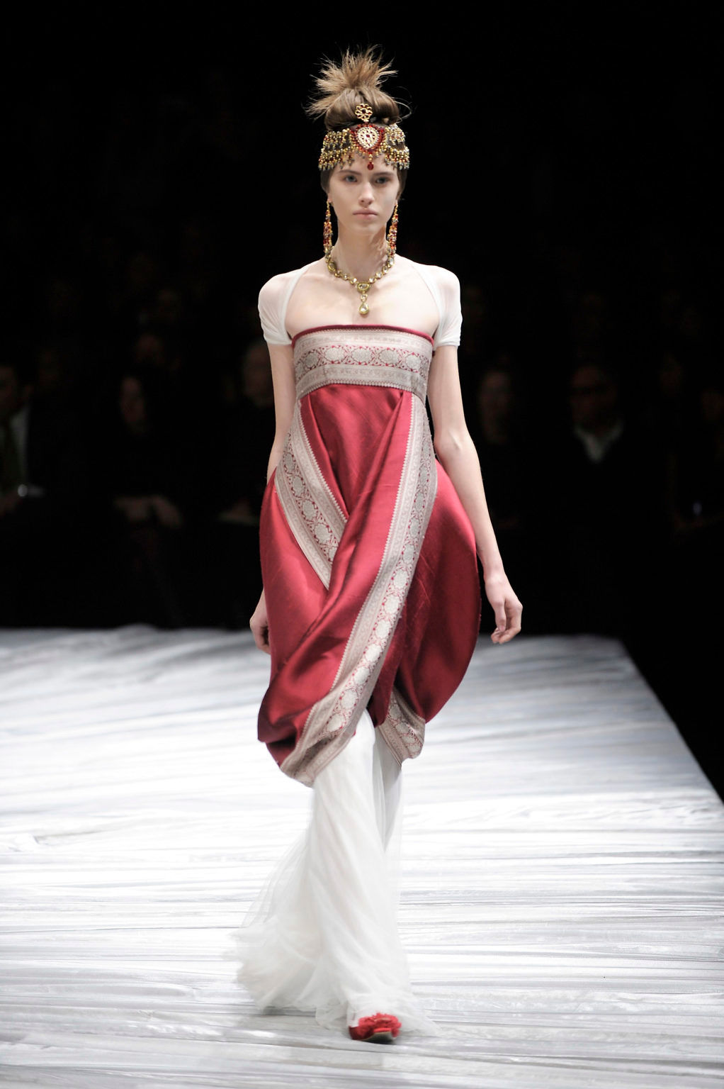 How the sari has shaped western imagination - AASHNI + CO